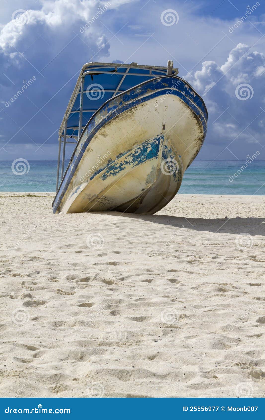 Beached Boat stock image. Image of nautical, water, tourism - 25556977