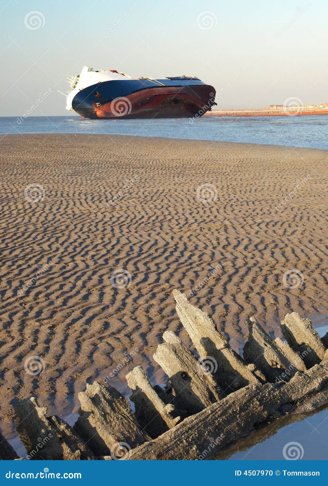 Beached Boat stock photo. Image of list, lean, ocean, cargo - 4507970