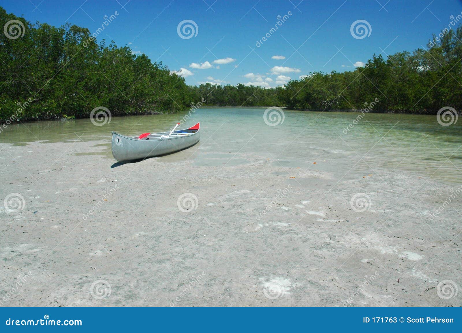 161 Beached Canoe Photos - Free & Royalty-Free Stock Photos from Dreamstime