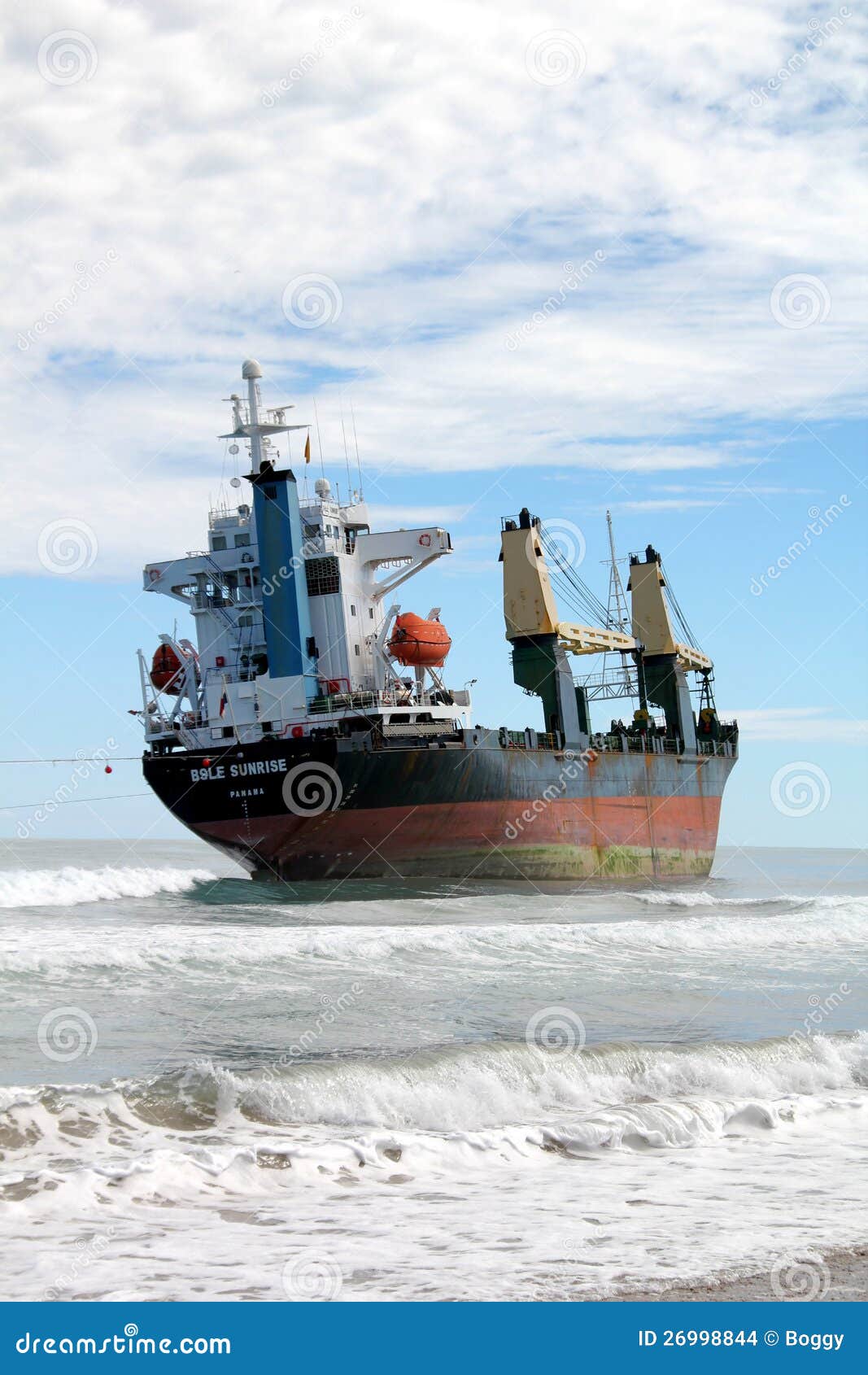 Beached ship editorial stock image. Image of ocean, navigation - 26998844
