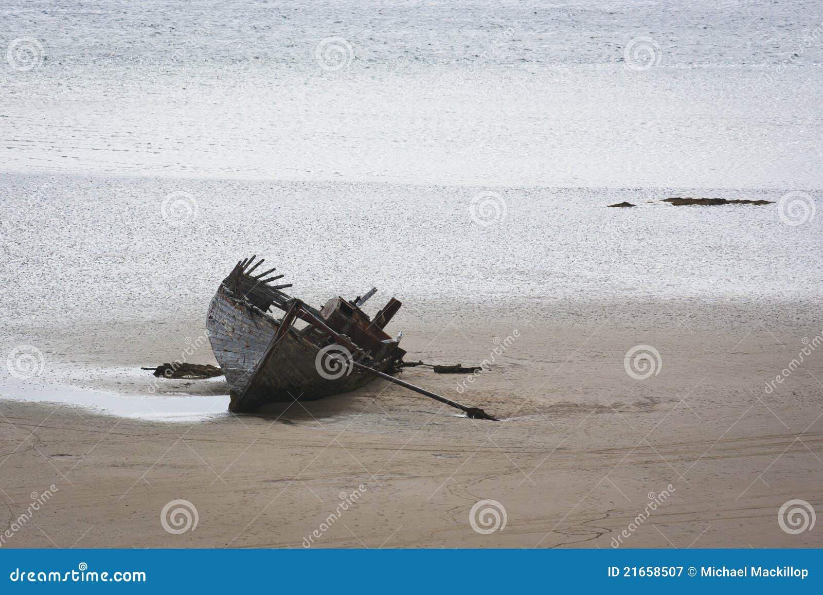 Beached Wreck stock image. Image of wreck, planks, shipwreck - 21658507