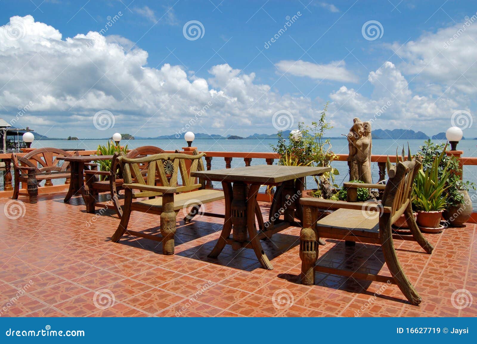 Beachfront restaurant stock image. Image of patio, bahamas - 16627719