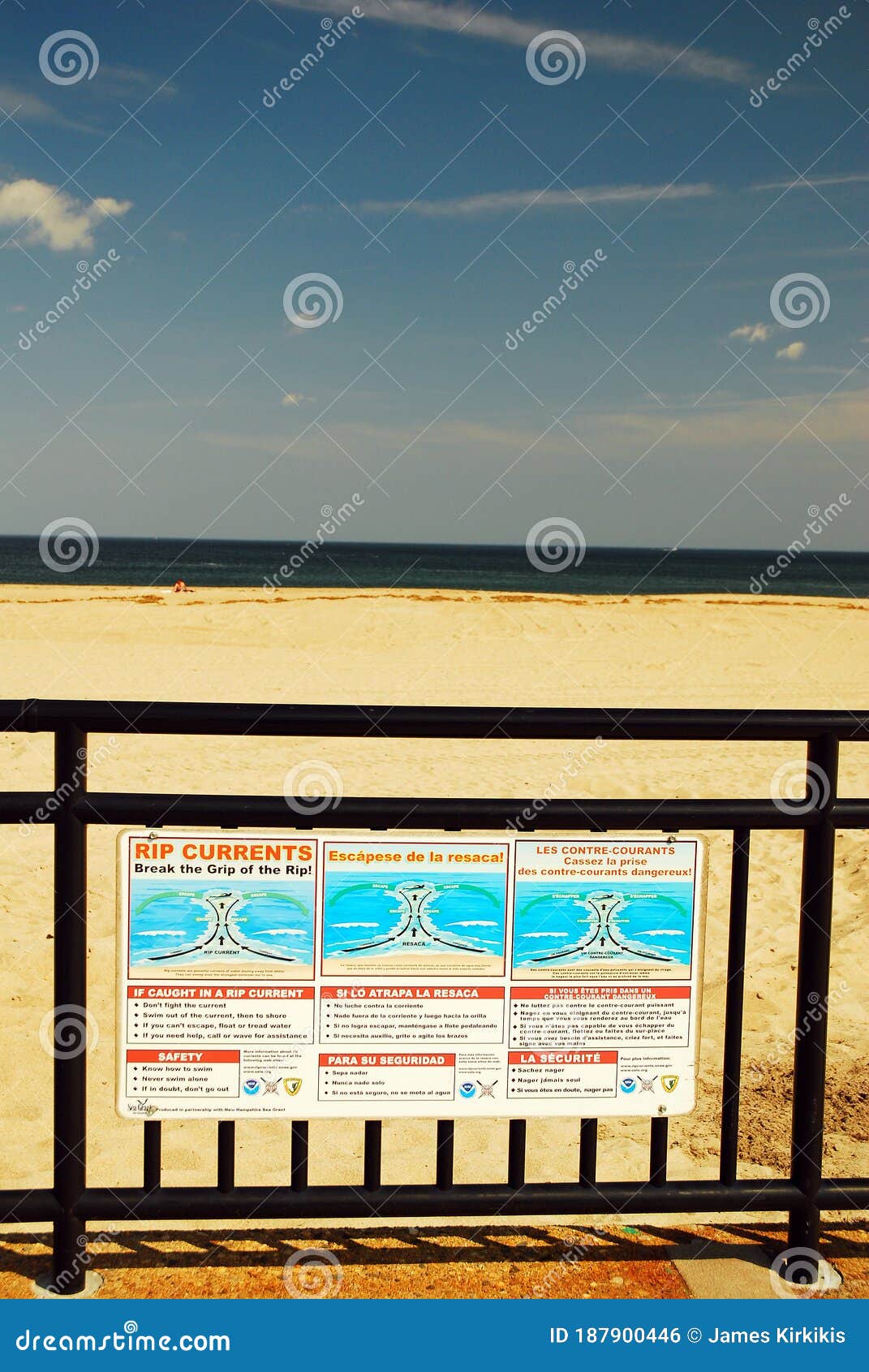 Warnings of the Dangerous Rip Currents Editorial Photo - Image of ...