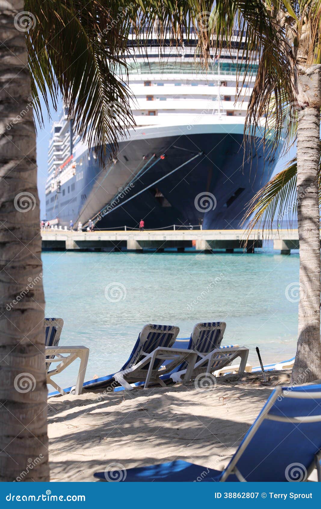 Beaching with a Cruise Ship Stock Image - Image of holiday, water: 38862807
