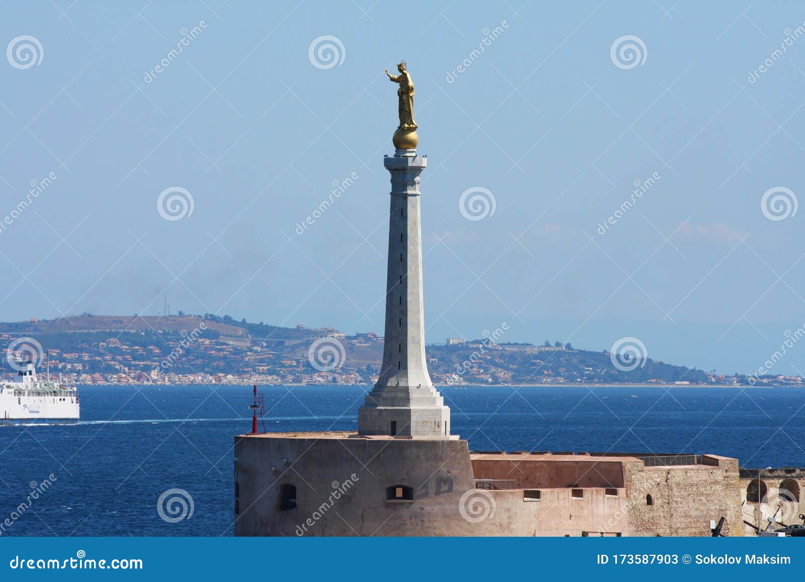 Beacon at Entry To the International Port Stock Image - Image of statue ...