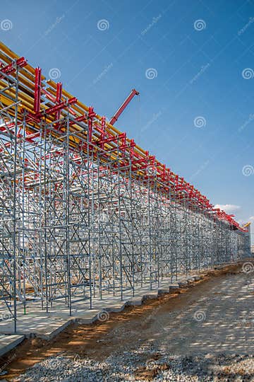 Beam Transom System and Scaffolding Stock Image - Image of horizontal ...