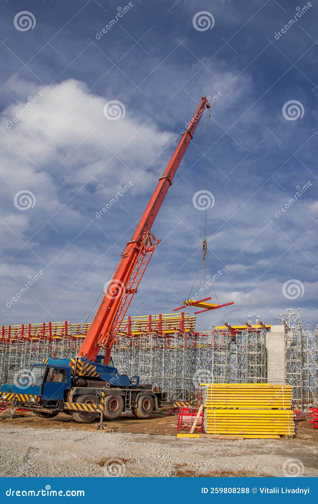 Beam Transom System and Scaffolding Stock Photo - Image of connector ...