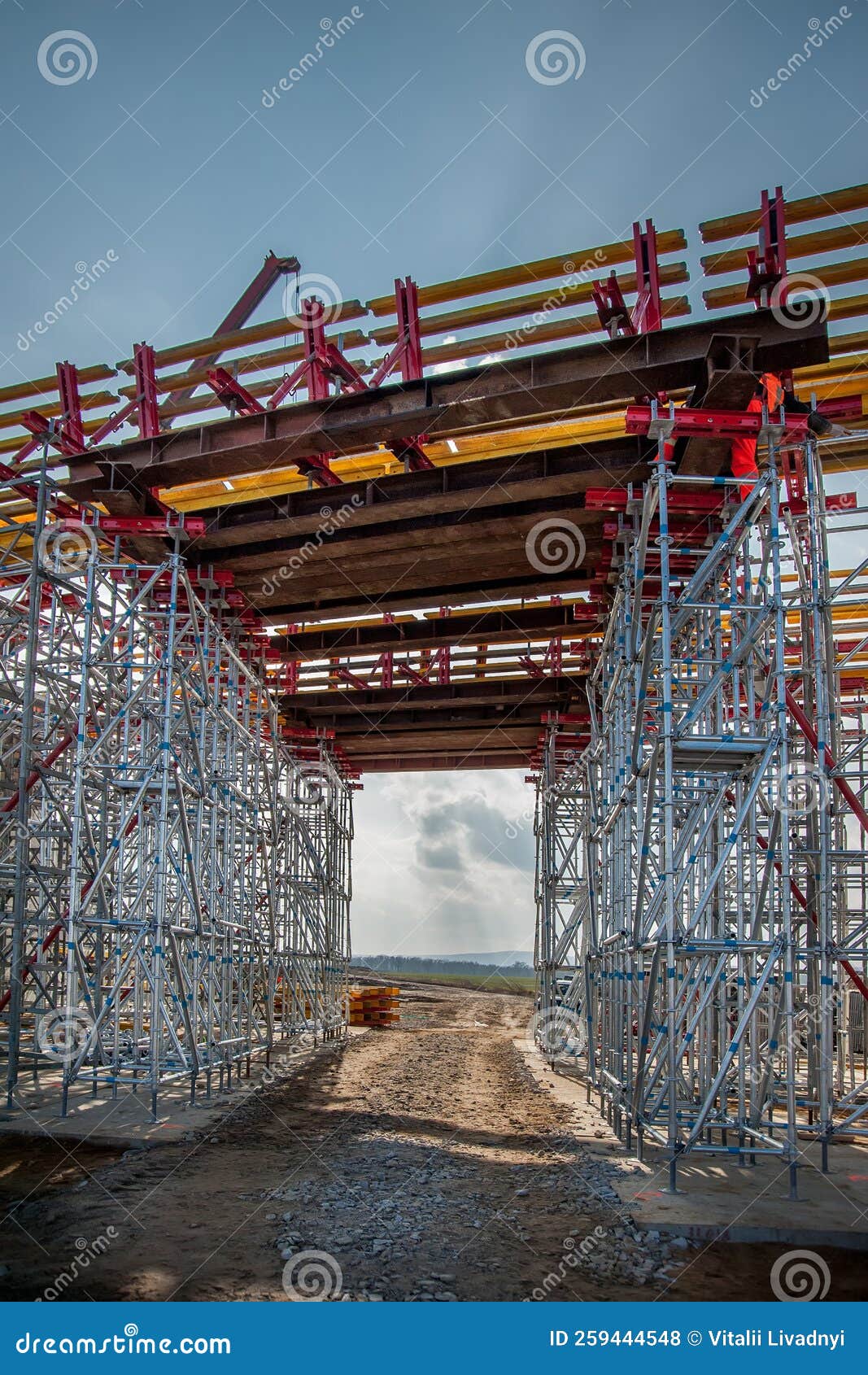Beam Transom System and Scaffolding Stock Photo - Image of horizontal ...