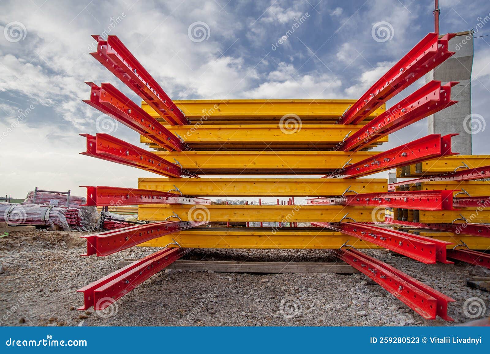 Beam Transom System and Scaffolding Stock Image - Image of monolithic ...