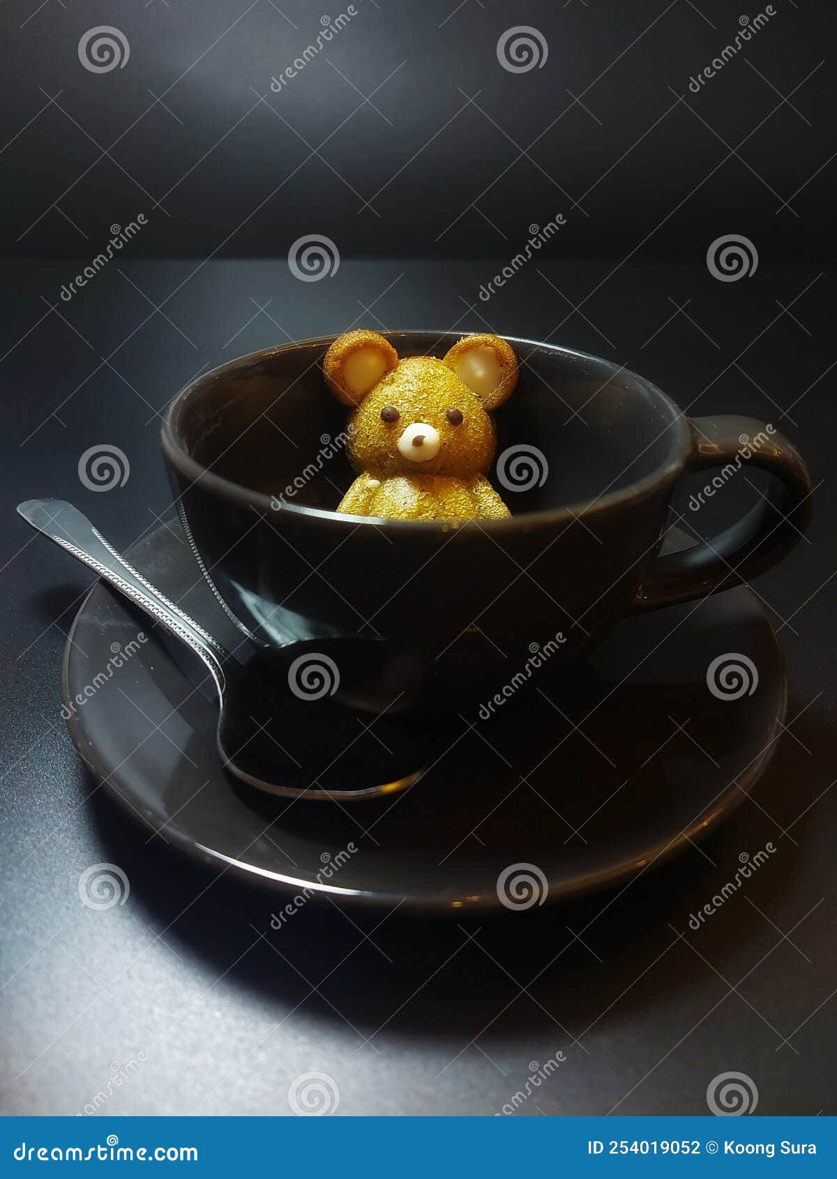 The Bear Banana Cake in a Cup. Stock Photo - Image of saucer, dish ...
