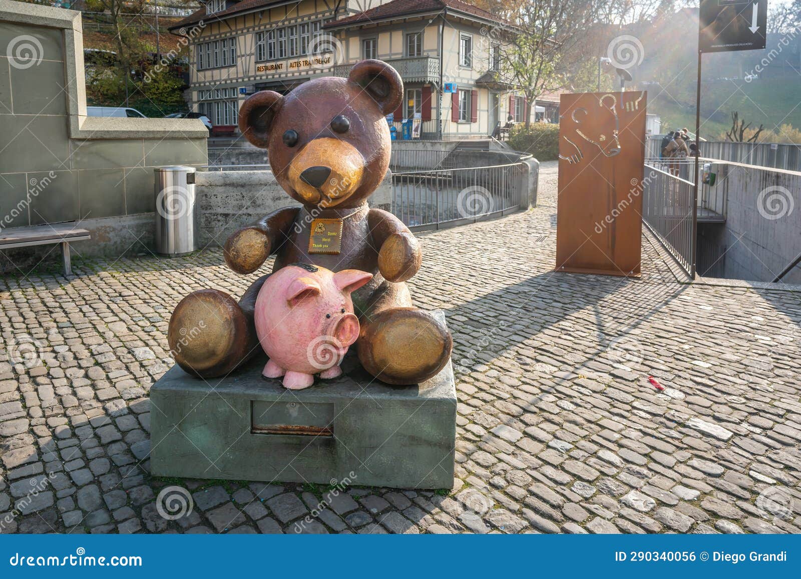 Bear Statue for Donations at BarenPark and Bear Pit - Bern, Switzerland ...