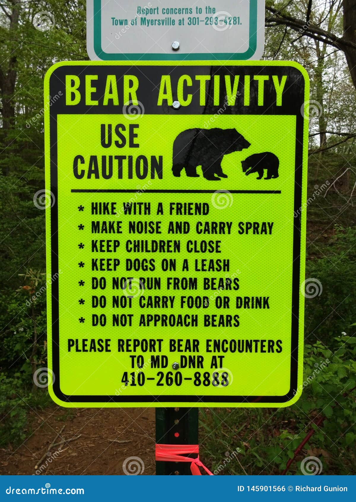 Bear Warning Sign in Frederick County Maryland Editorial Photo - Image ...