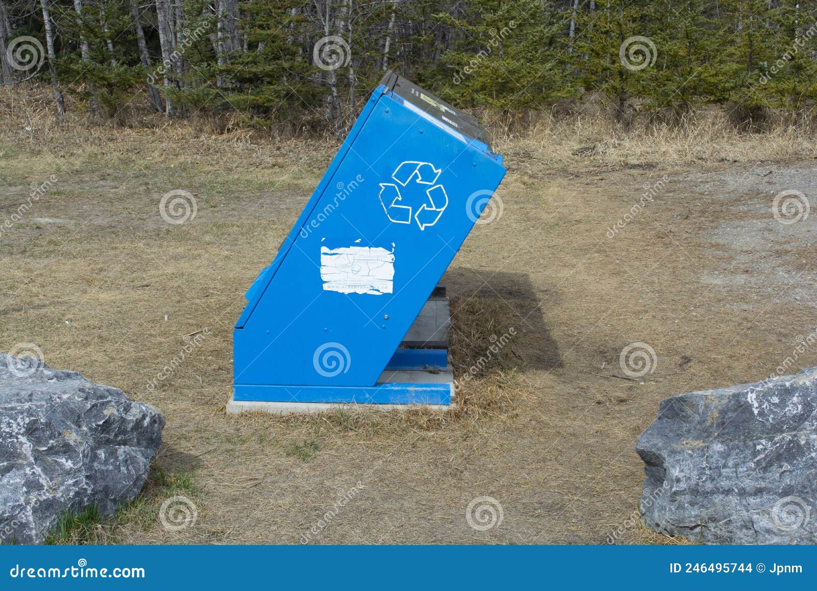 Bear and Wildlife Proof Garbage and Recycling Disposal Box in Parks ...