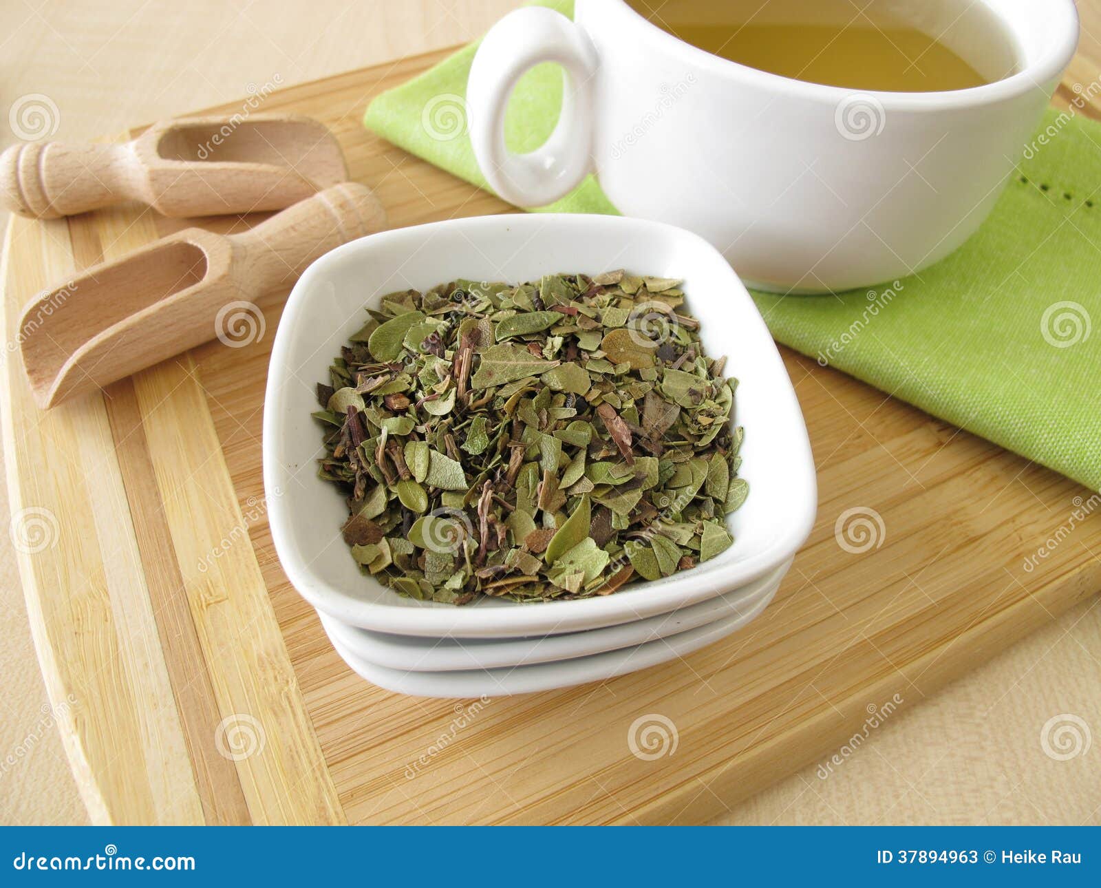 Bearberry leaves tea stock image. Image of naturopathy - 37894963