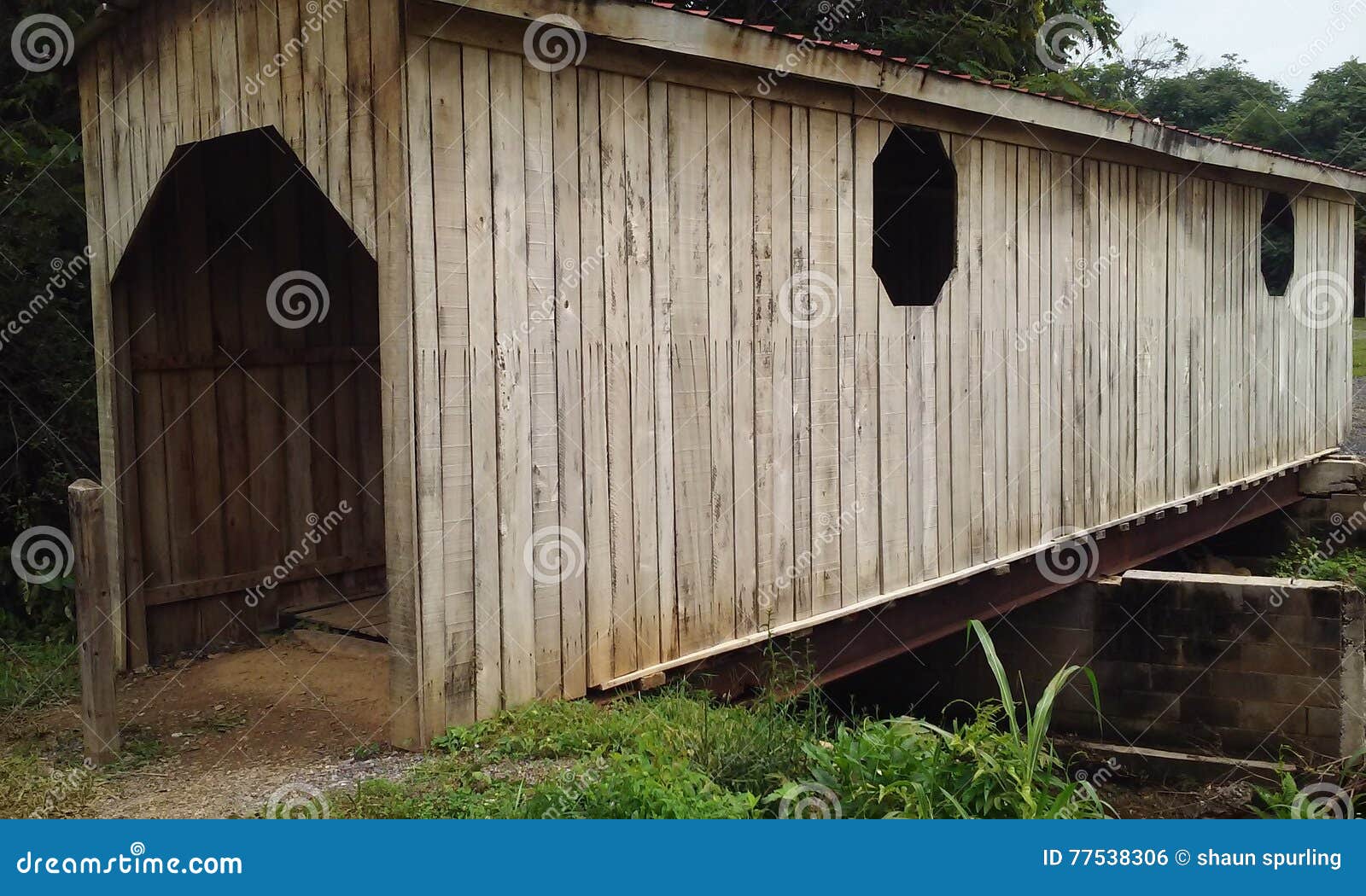 Covered Bridge Roof Stock Photos - Download 1,097 Royalty Free Photos