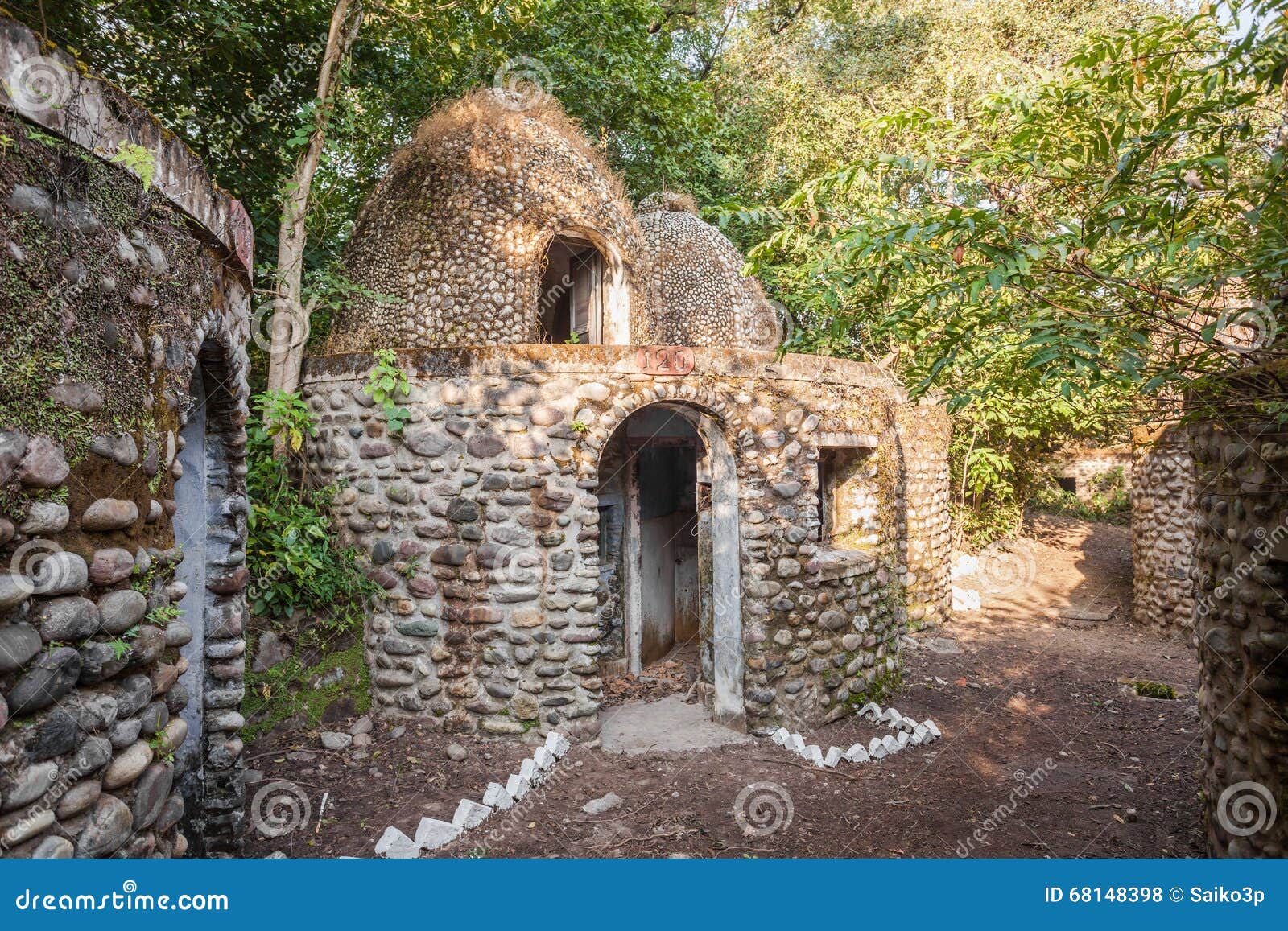 Beatles Ashram, Rishikesh stock foto. Image of foelie - 68148398