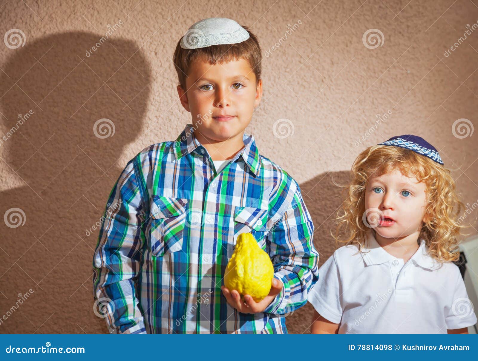 Beau garçon deux juif photo stock. Image du symbole, rituel - 78814098