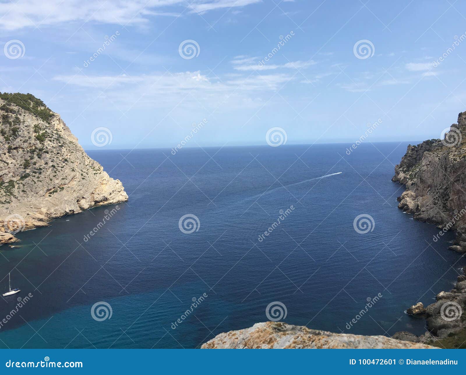 Beau paysage en Majorque image stock. Image du horizontal - 100472601