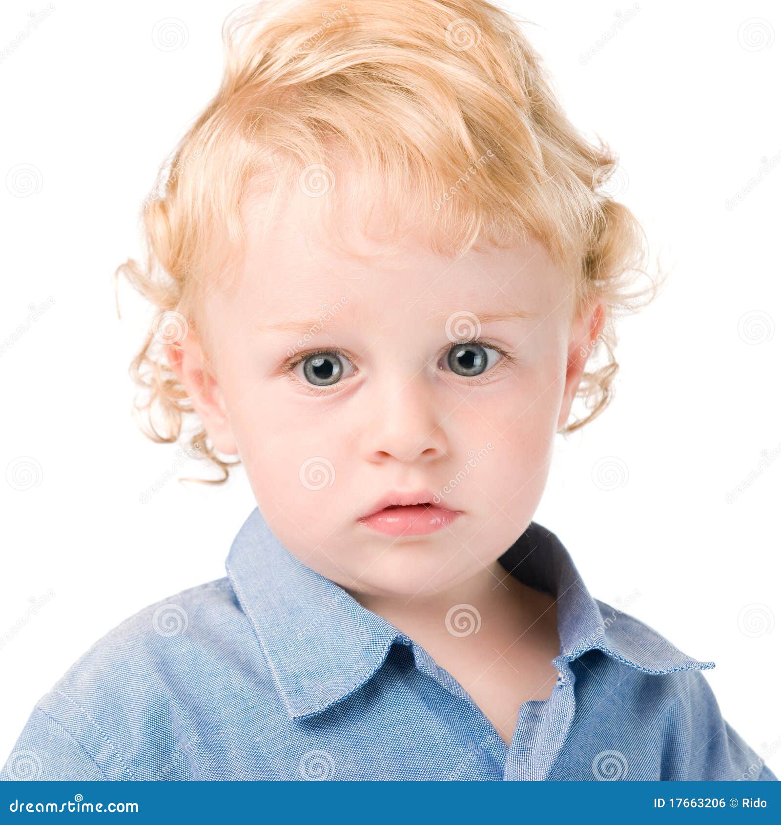 Beau petit enfant photo stock. Image du sérieux, personne - 17663206