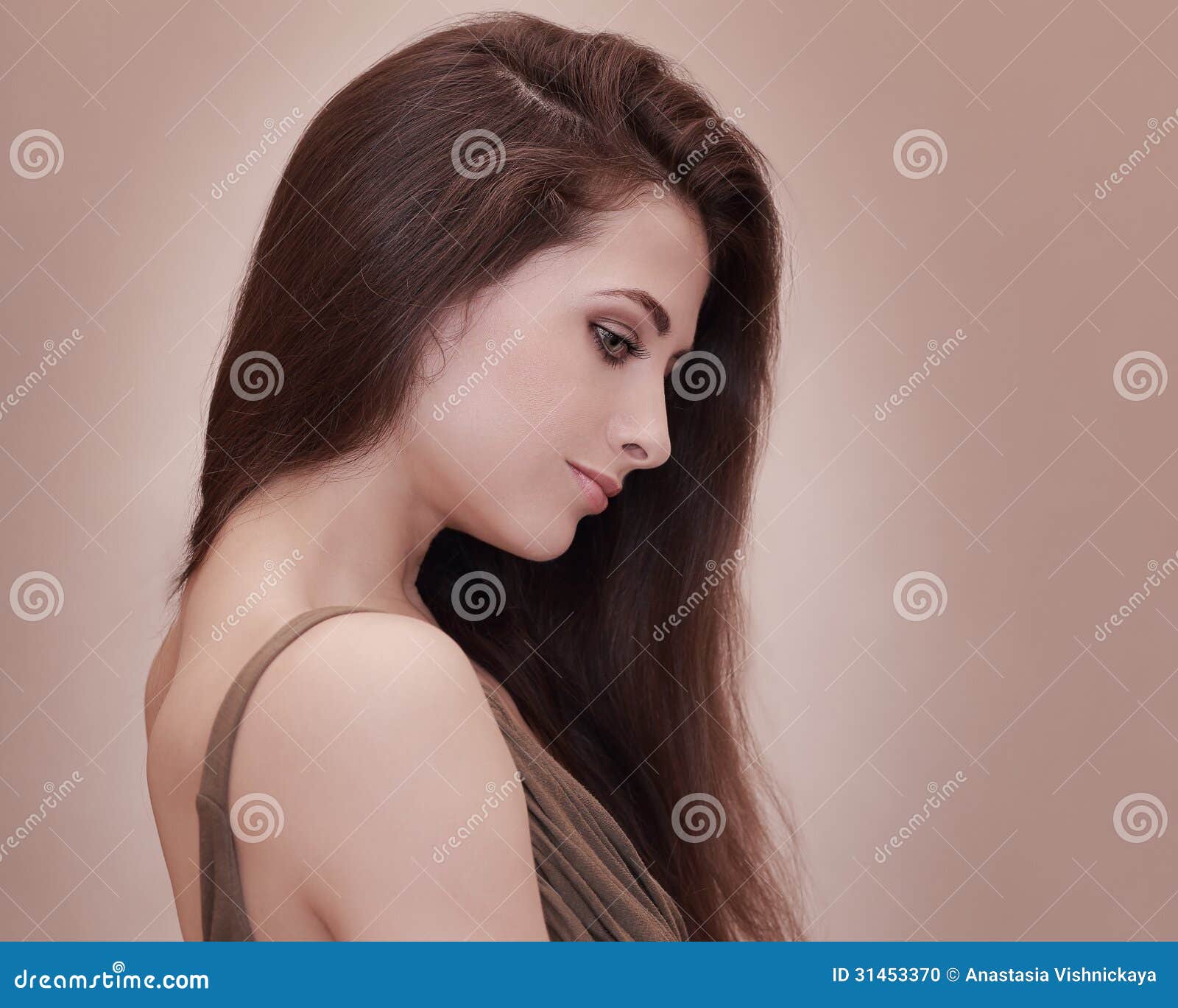 Beau Profil Femelle De Visage Photo stock - Image du fille, modèle ...