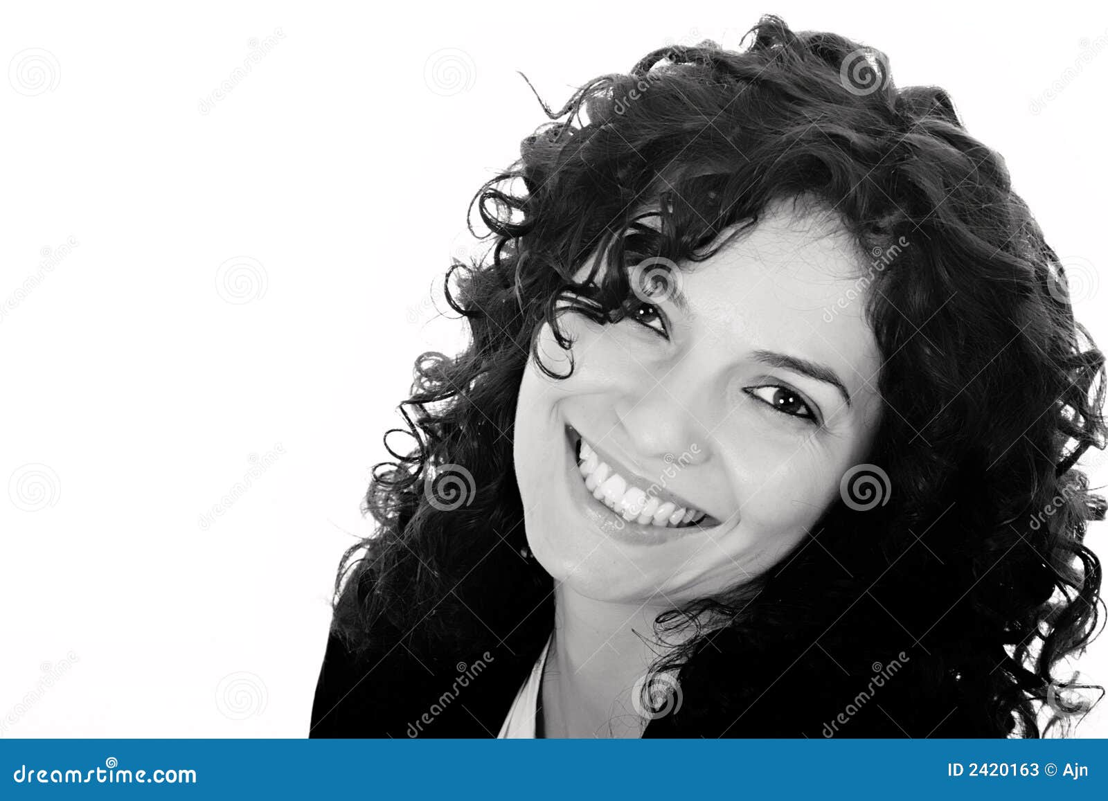 Beau sourire image stock. Image du brune, beau, visage - 2420163