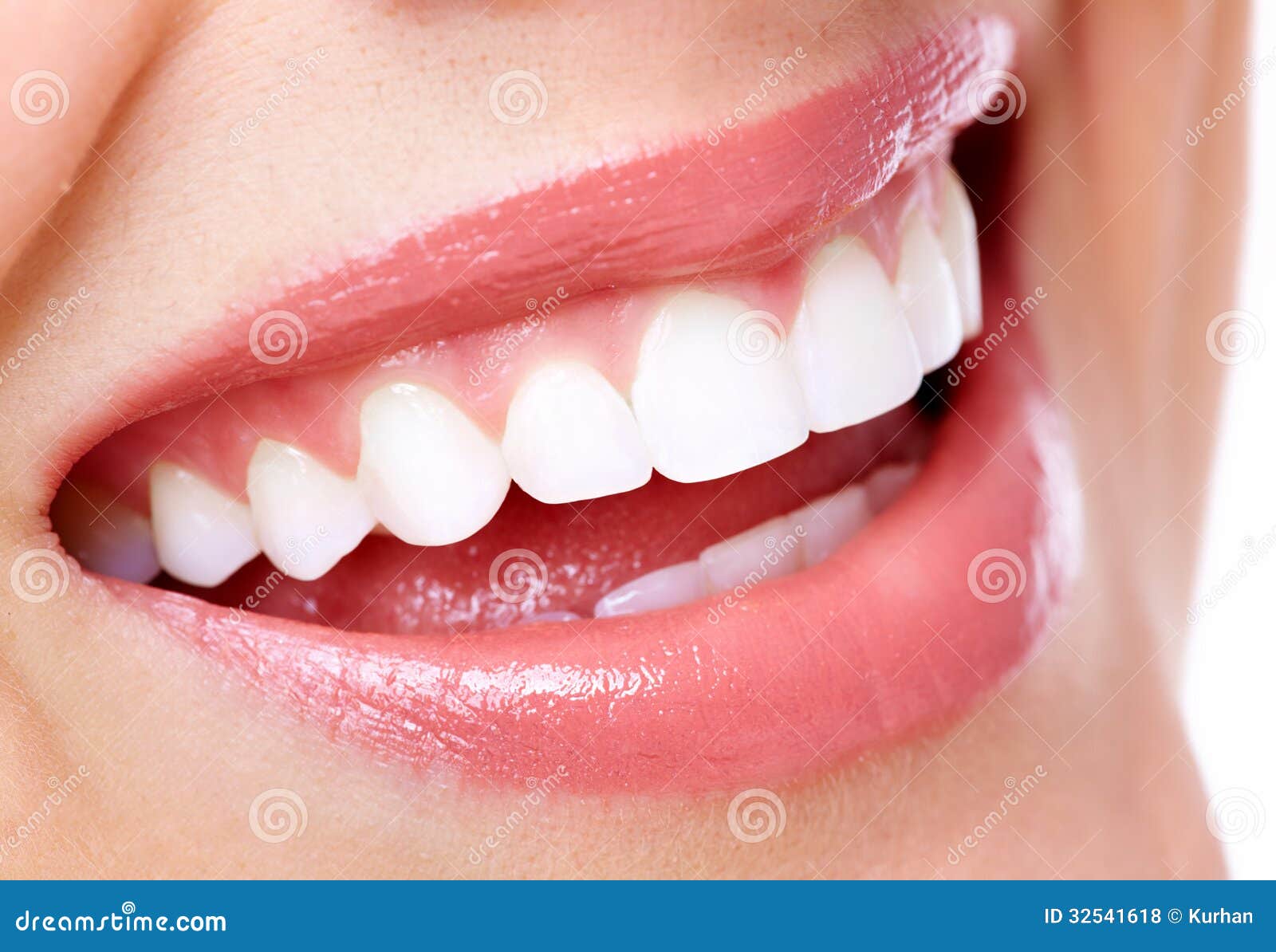 Beau sourire de femme. photo stock. Image du heureux - 32541618