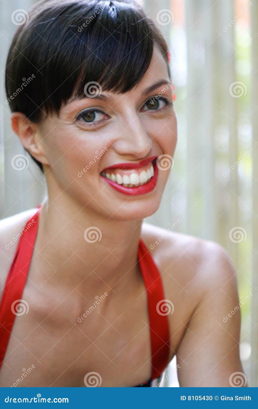 Beau sourire de femme photo stock. Image du attrayant - 8105430