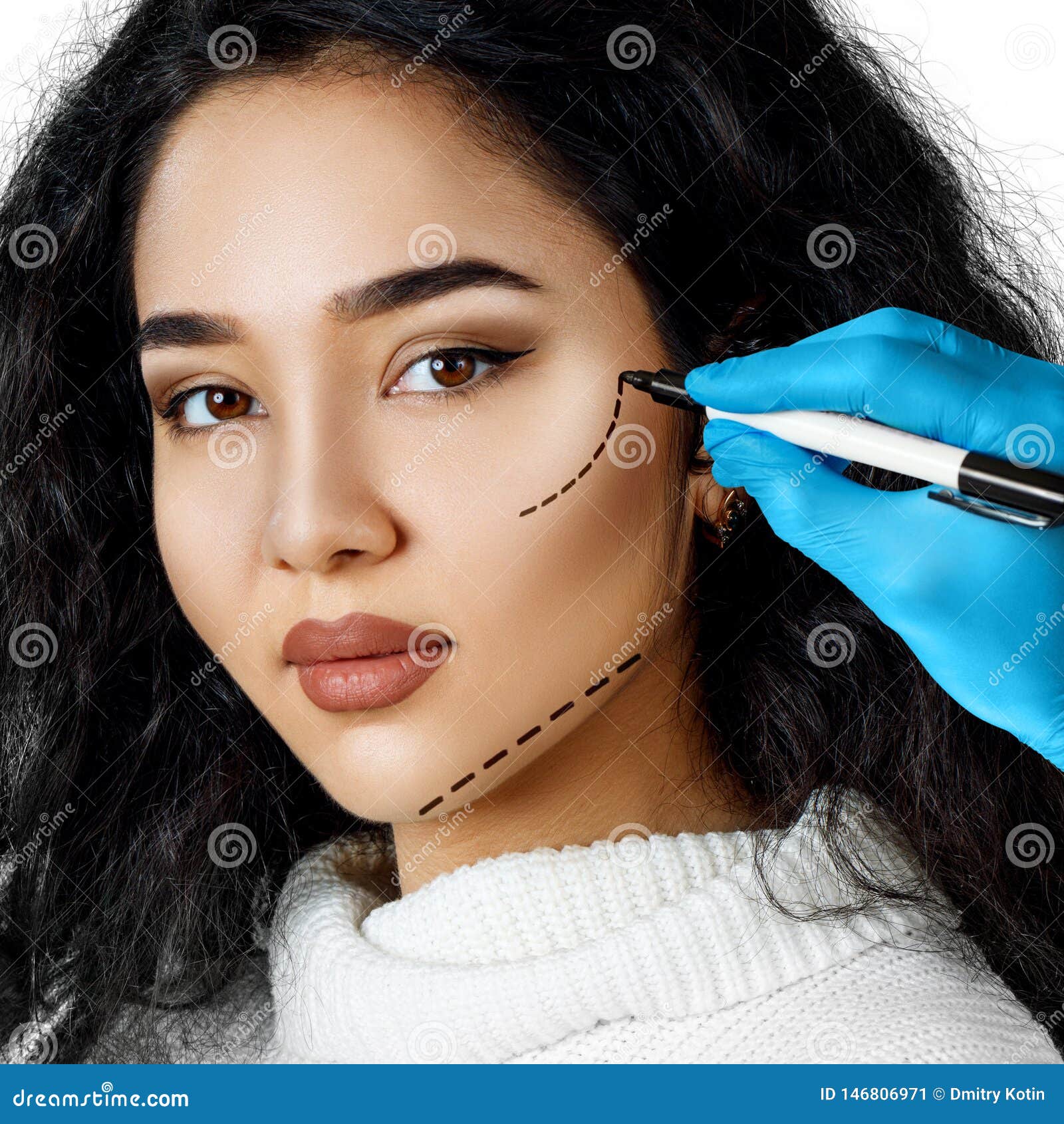 Beau Visage De Femme Avec Des Lignes De Correction Image Stock Image