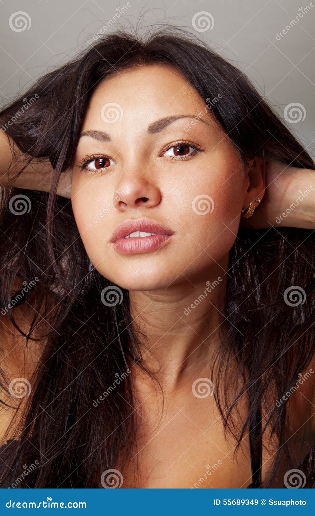 Beau visage de fille image stock. Image du caucasien - 55689349