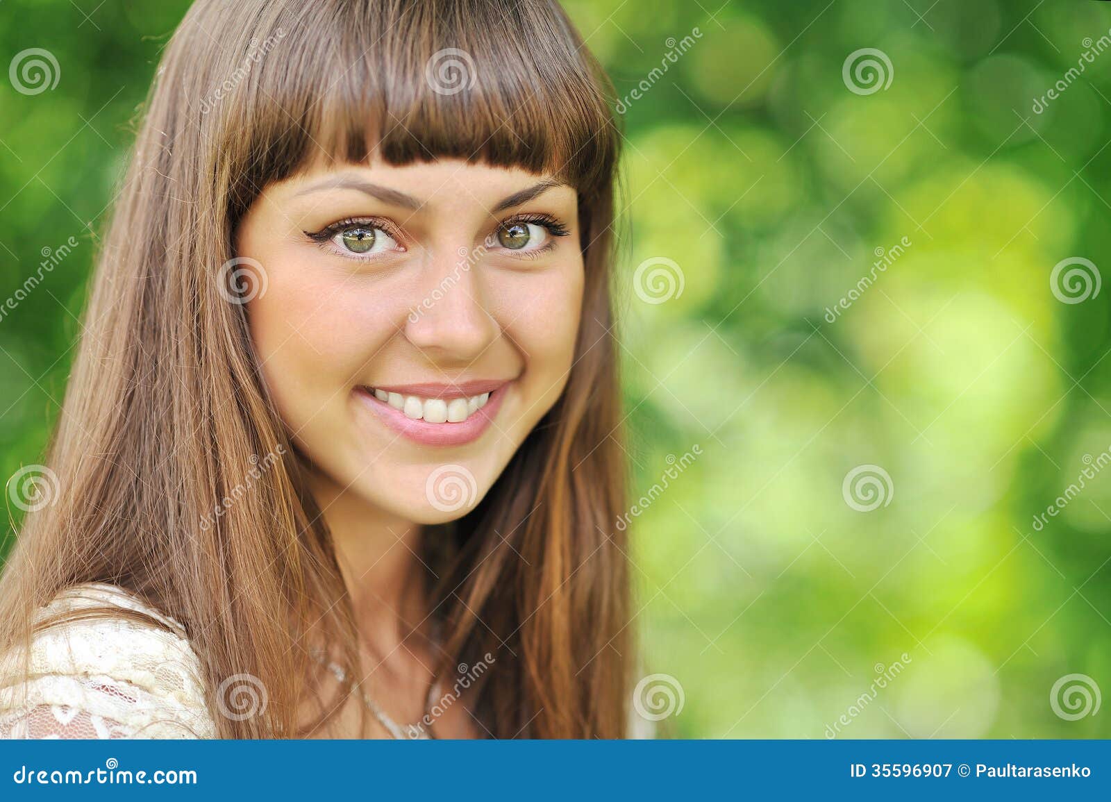 Beau Visage De Sourire De Fille Image stock - Image du féminin, charme ...