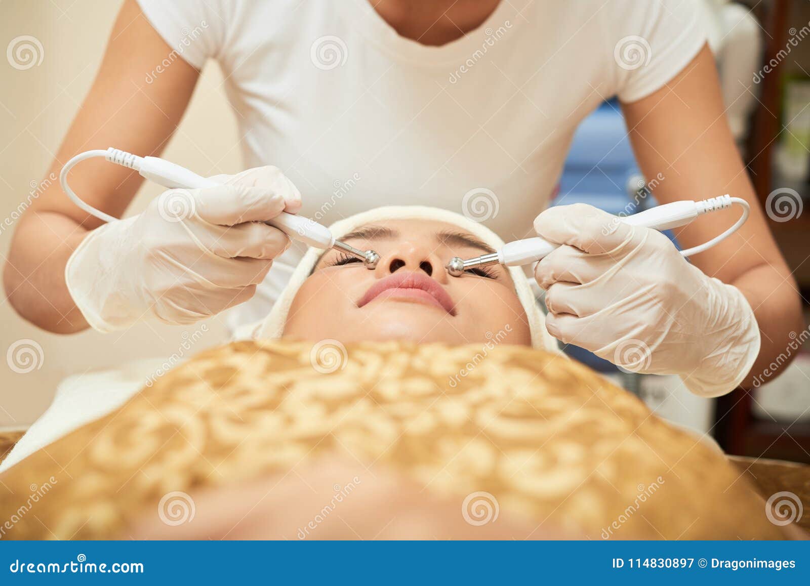Beautician Using Microcurrent Machine Stock Image - Image of cleaning ...