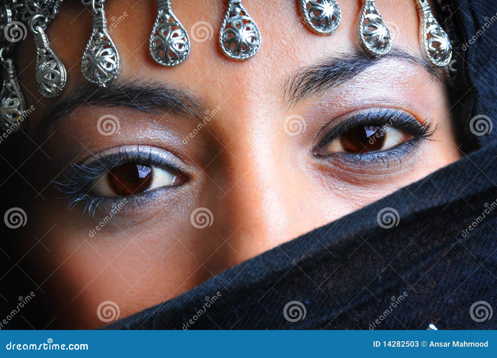 Middle Eastern Women Eyes