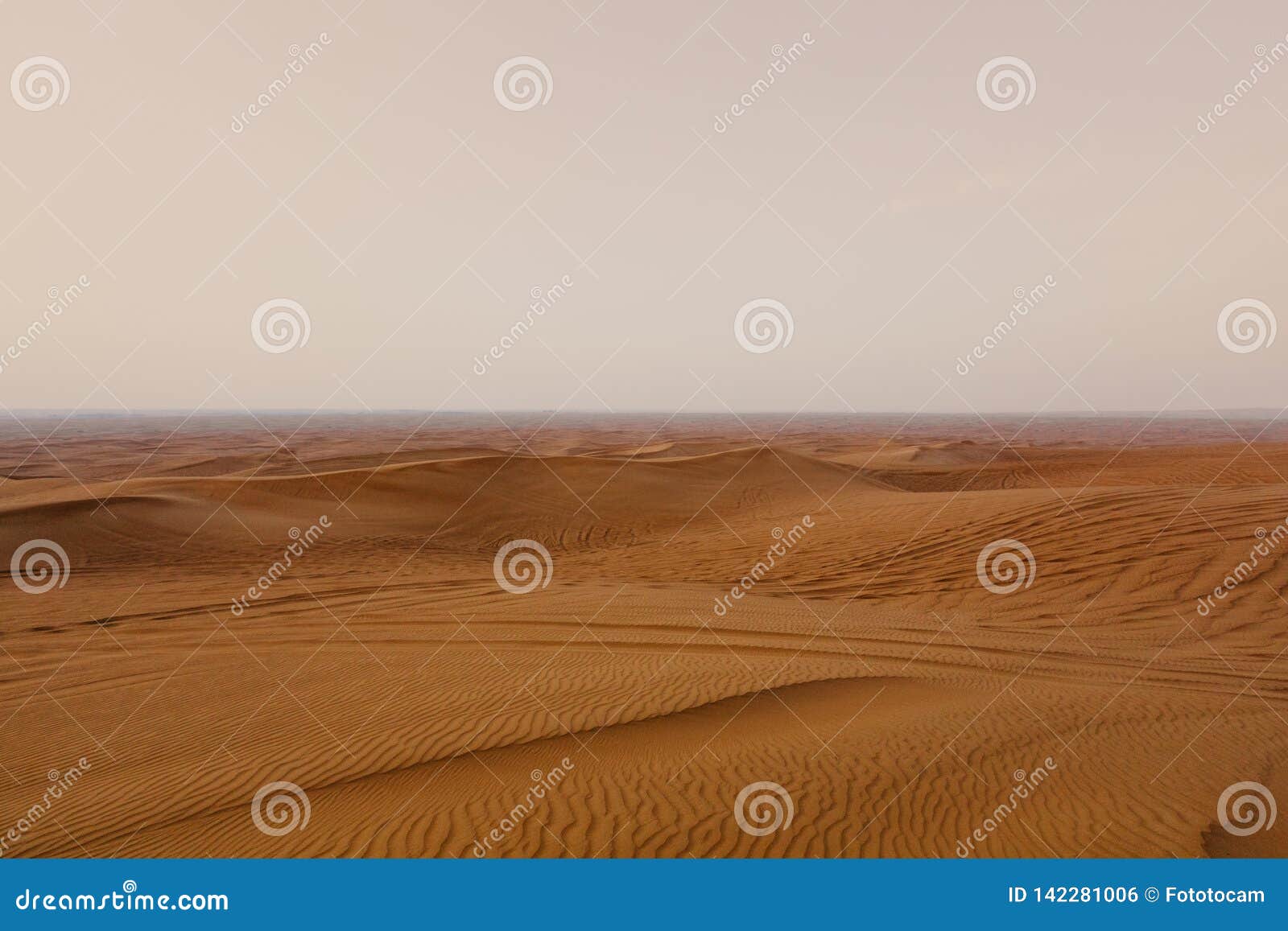 Beautiful Arabian Desert Landscape Stock Photo - Image of lonely ...