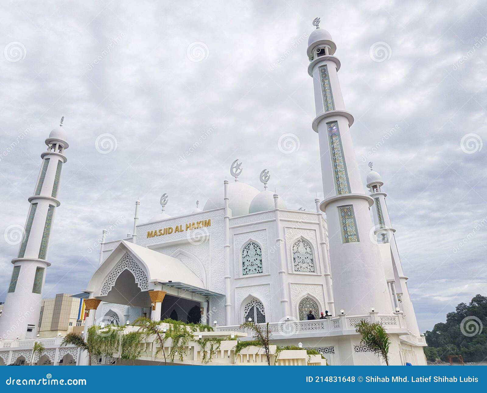 Beautiful Architecture of White Mosque Stock Photo - Image of facade ...