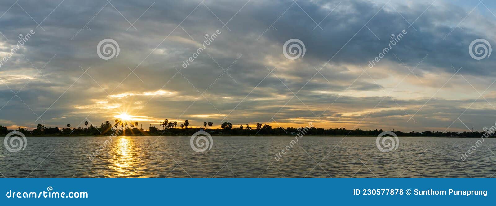 Beautiful Atmosphere of Sky at Sunset Stock Photo - Image of dawn ...
