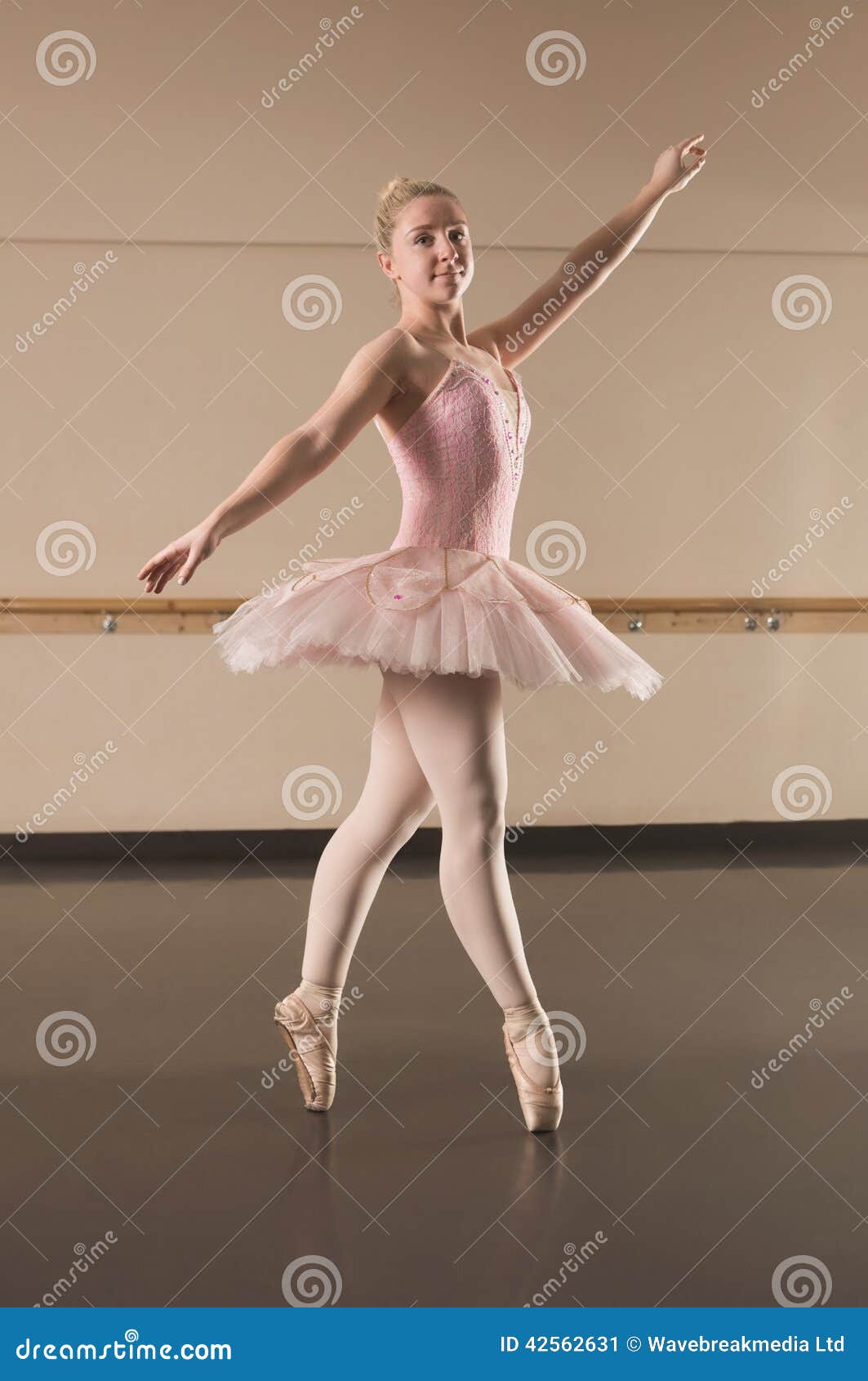 Beautiful Ballerina Dancing En Pointe Stock Image - Image of gorgeous ...