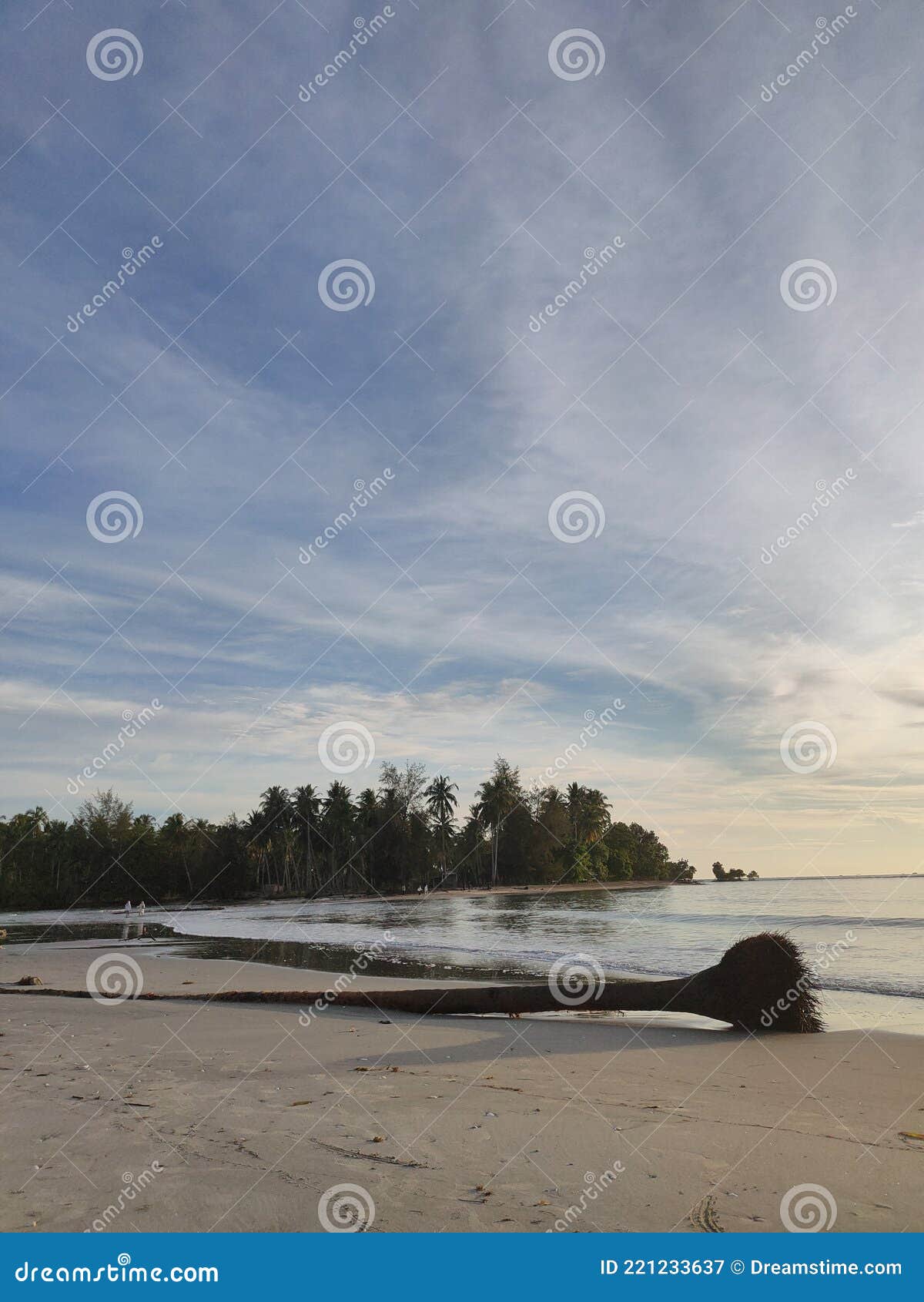 Beautiful beach and sky stock image. Image of horizon - 221233637