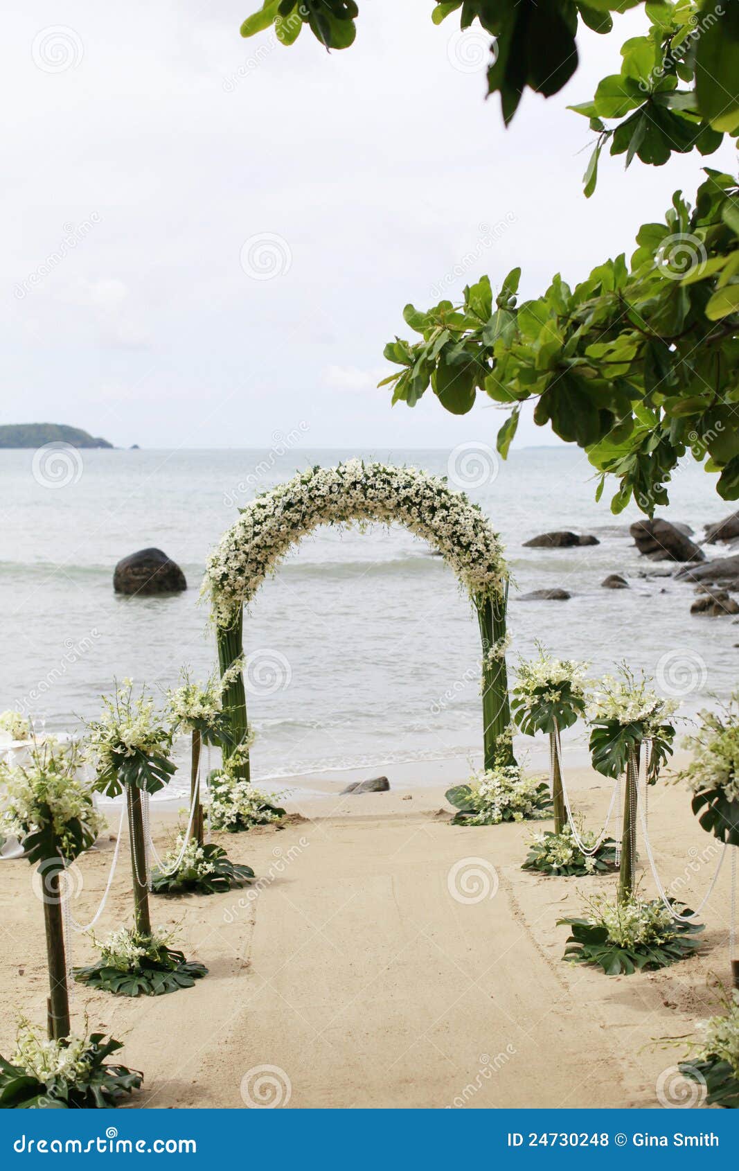 Beautiful Beach Wedding Set-up. Stock Photo - Image of stunning ...