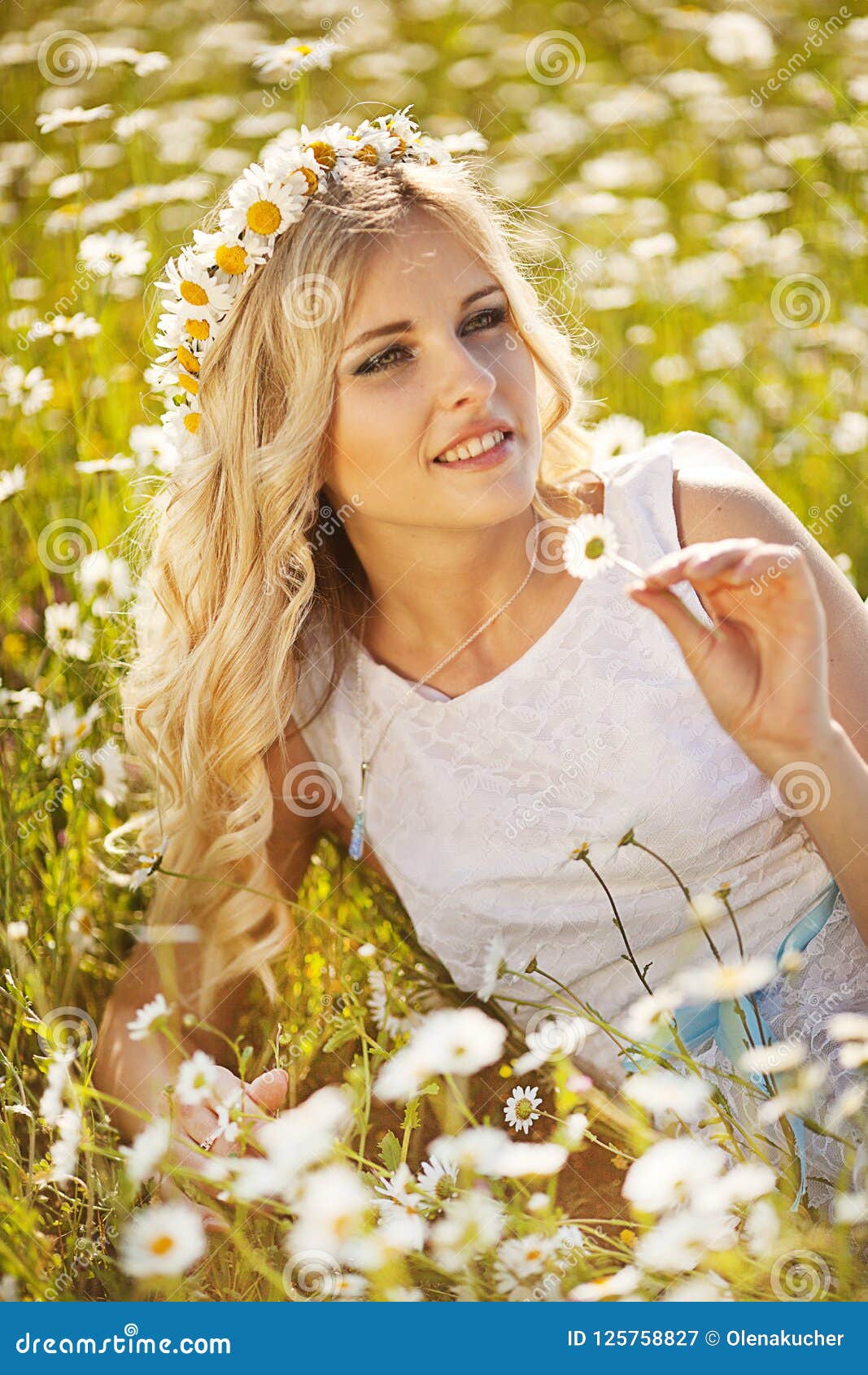 Beautiful Blonde In A Chamomile Field Stock Image Image Of Chamomiles