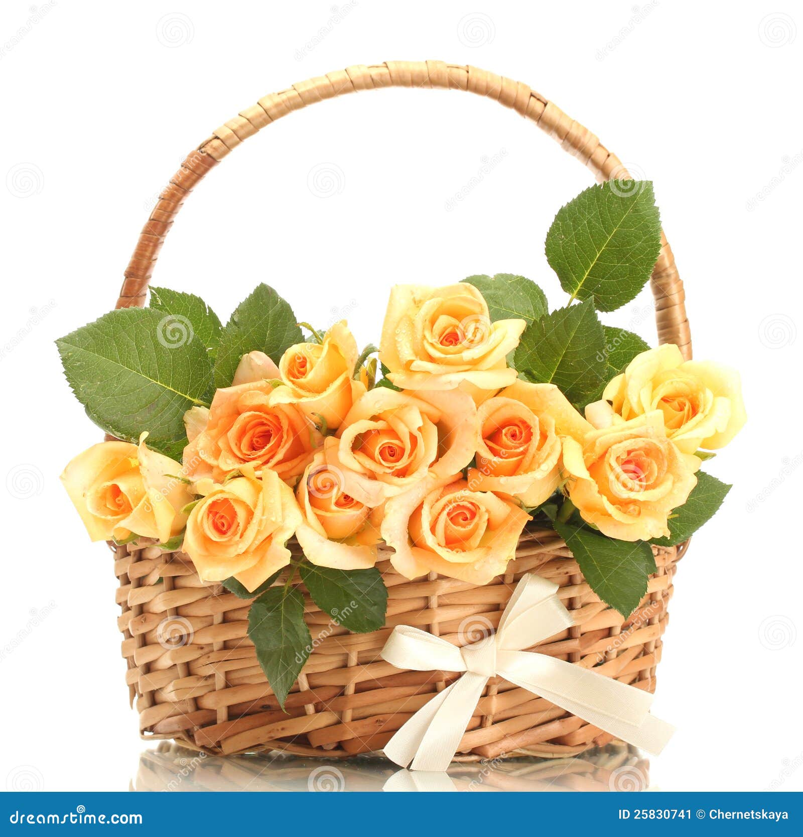 Beautiful Bouquet of Roses in Basket Stock Image - Image of leaf, roses ...