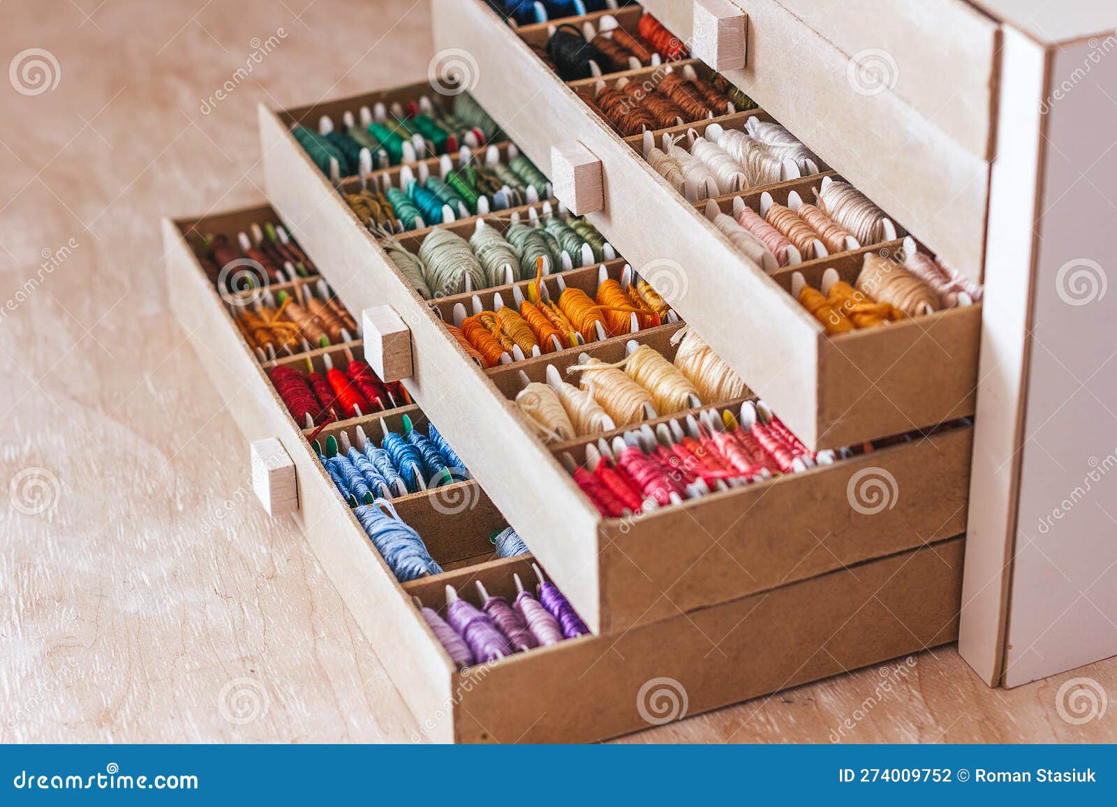 Beautiful Box for Threads with Compartments. Beautiful Colored Threads ...