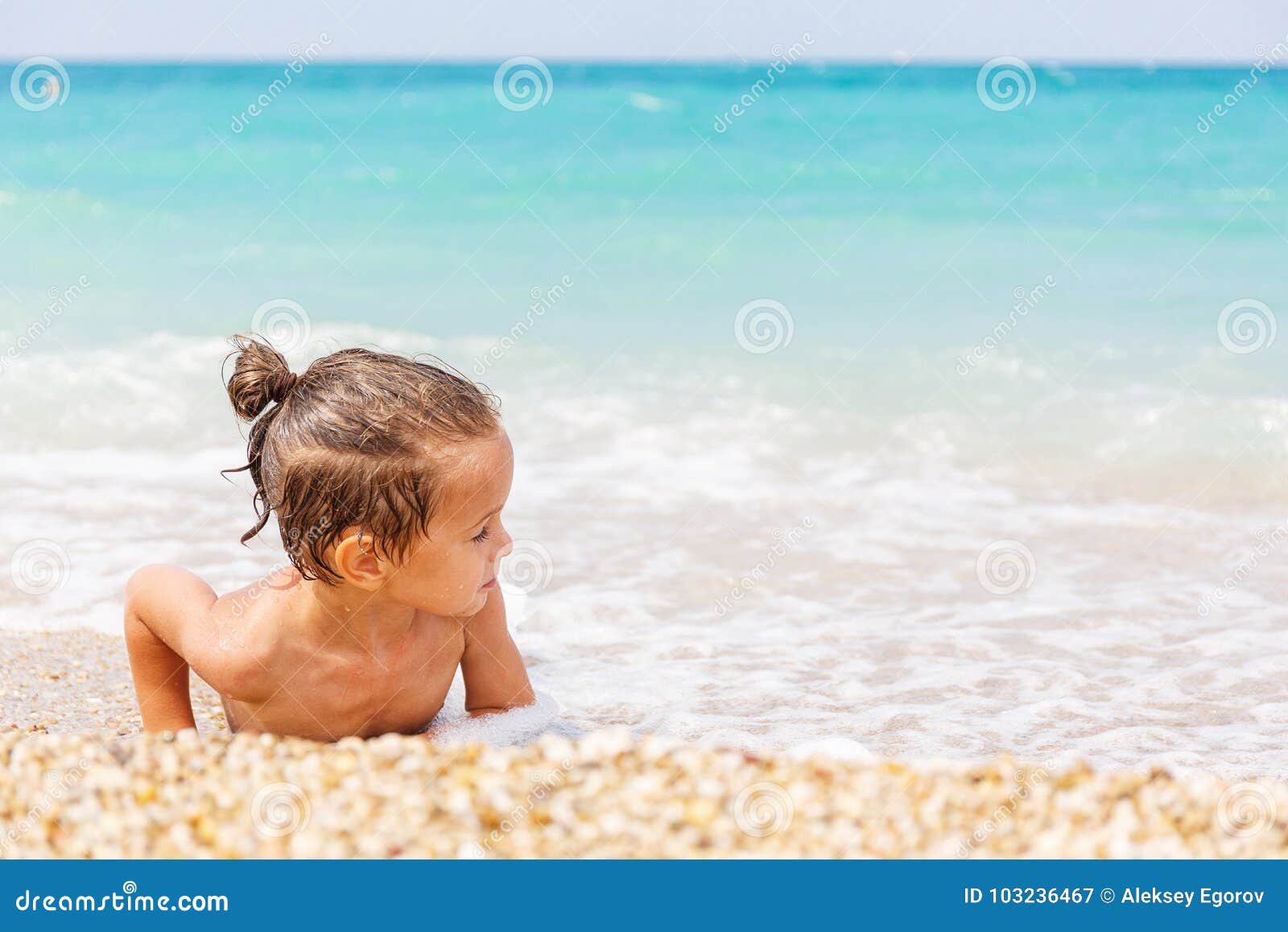 Beautiful boy and the sea stock image. Image of blond - 103236467