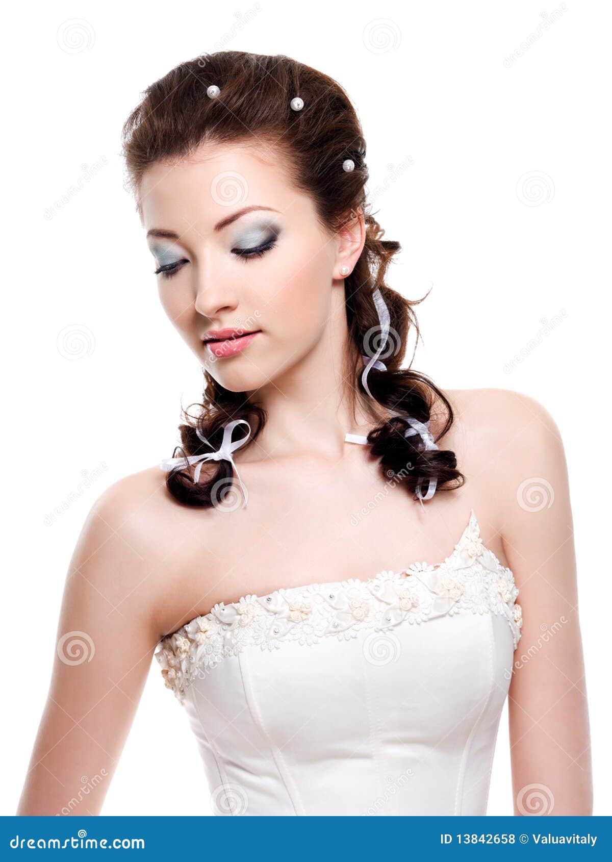 Beautiful bride stock photo. Image of fashion, posing - 13842658