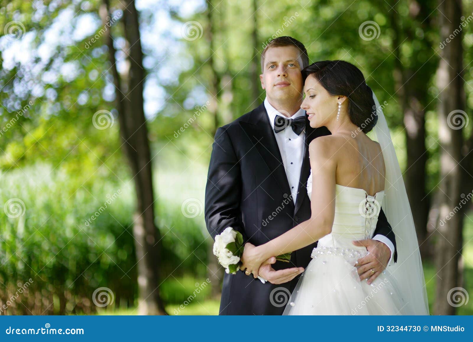 Beautiful bride and groom stock photo. Image of face - 32344730