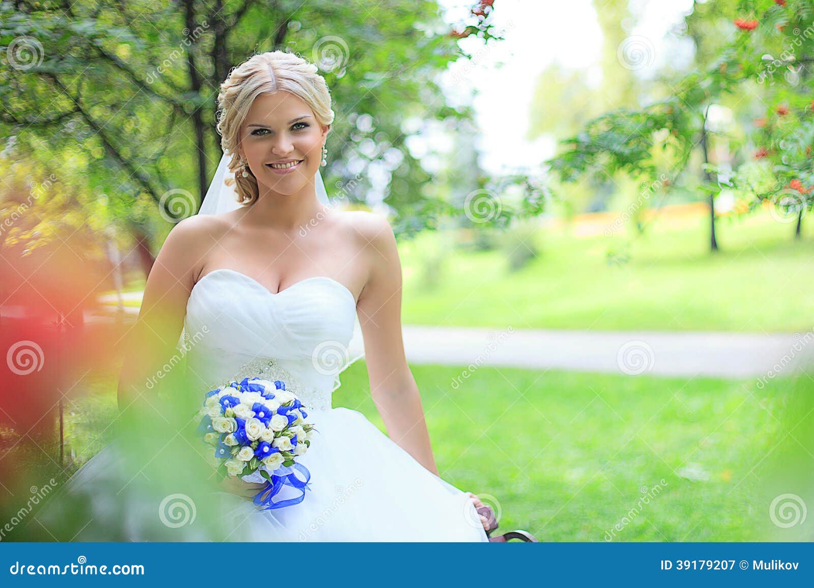 Beautiful bride outdoors stock image. Image of people - 39179207