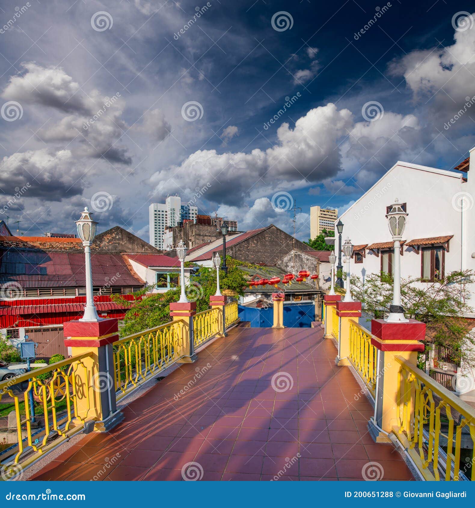 Beautiful Bridge Over Melaka River at Sunset. Malacca, Malaysia ...