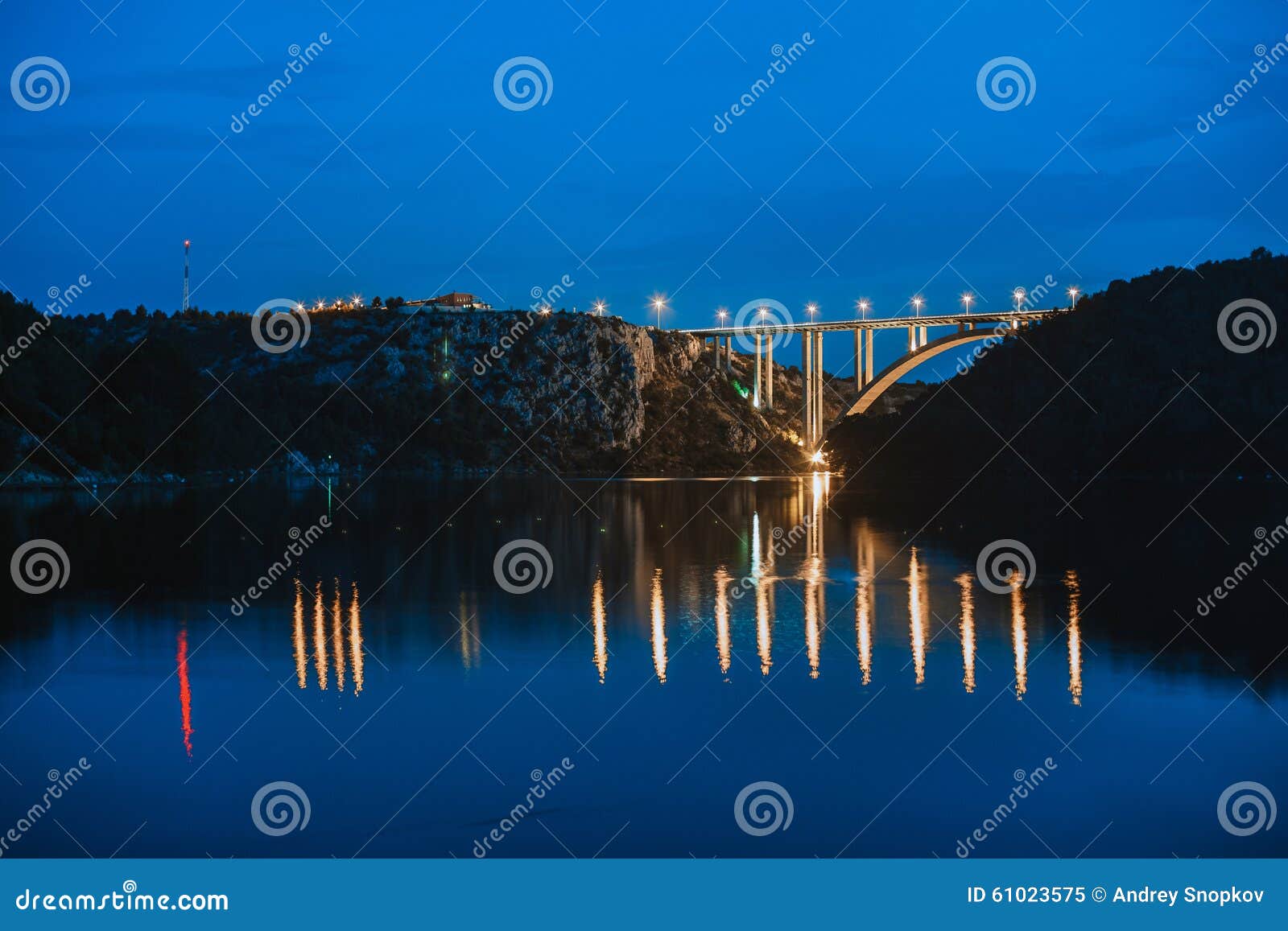 Beautiful Bridge Reflected in the Water at Night Stock Image - Image of ...