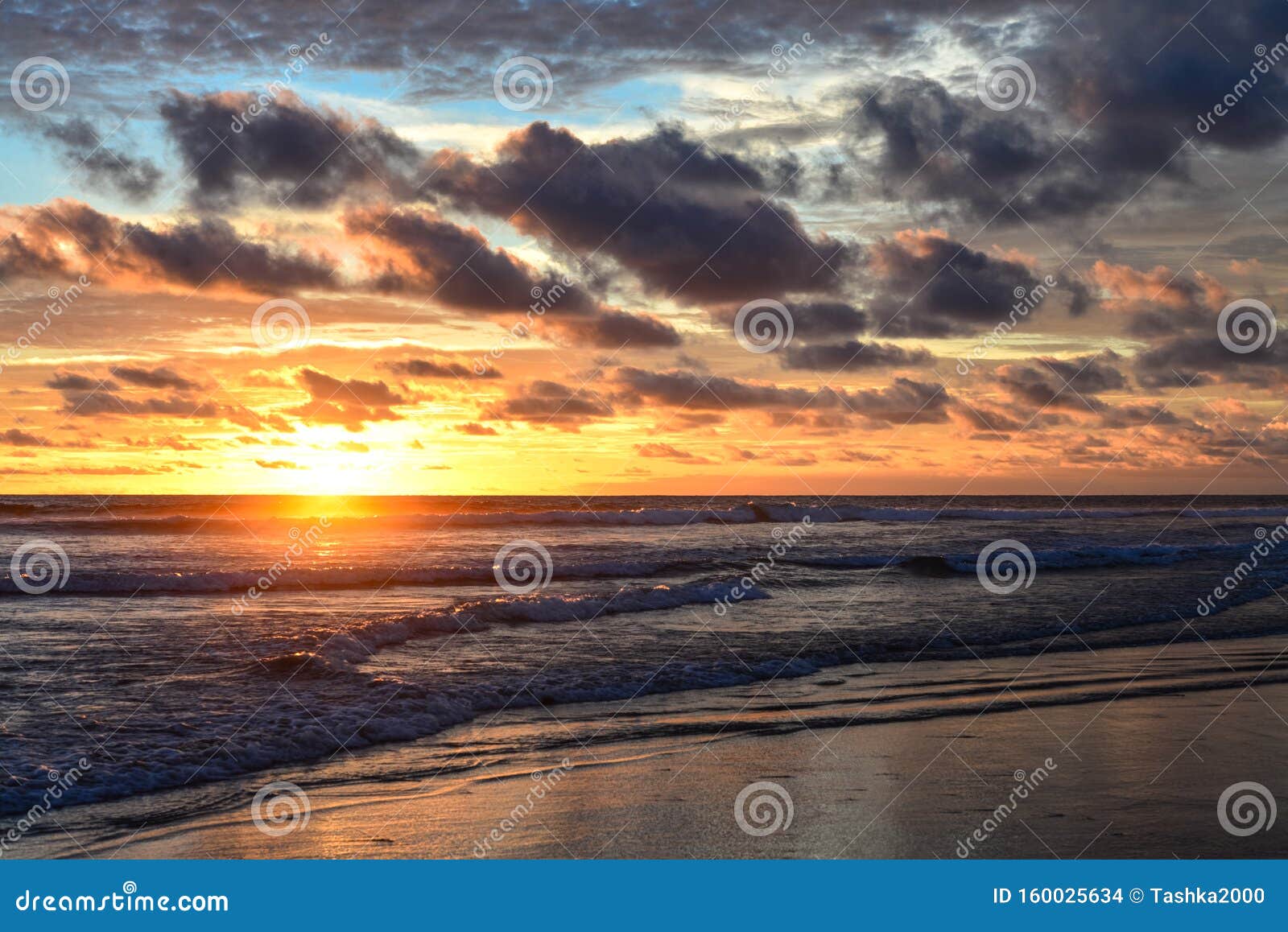 Beautiful Bright Purple Sunset Stock Photo - Image of evening, contour ... Beautiful Bright Purple Sunset Stock Photo - Image of evening, contour ...