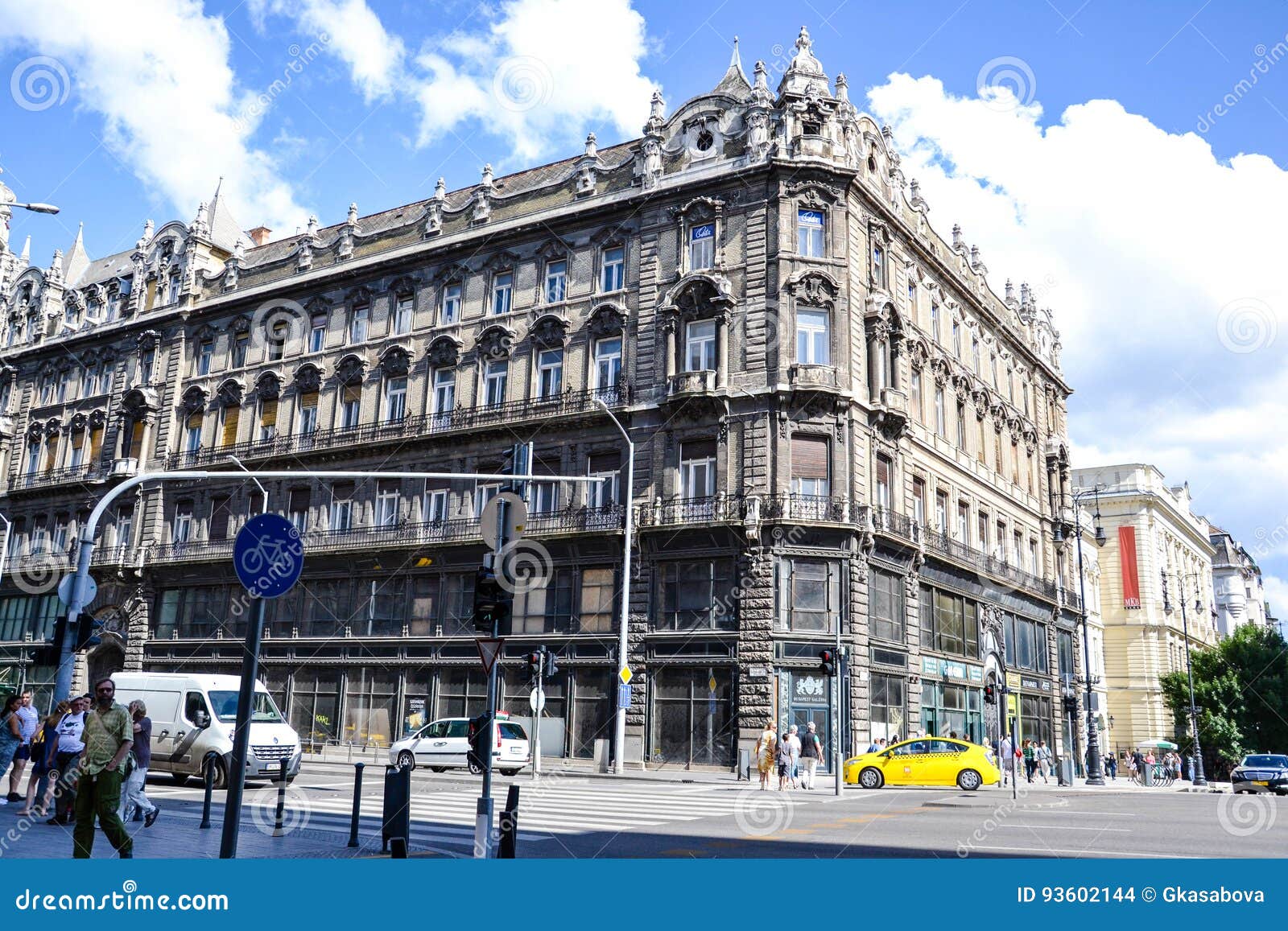Building in Budapest, editorial stock image. Image of romanesque - 93602144