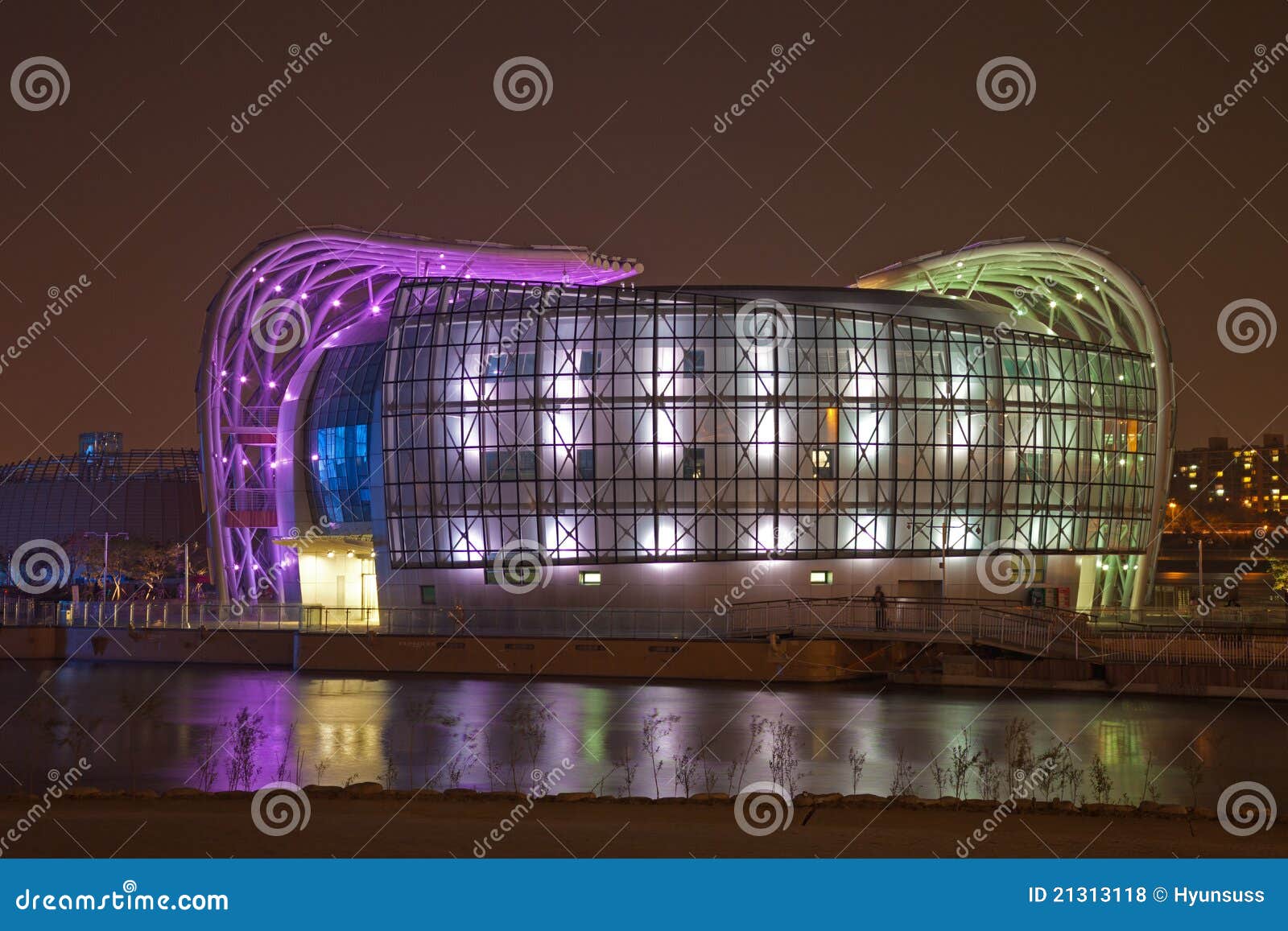 Beautiful Building With Columns - Volutes Are Combined With Acanthus ...